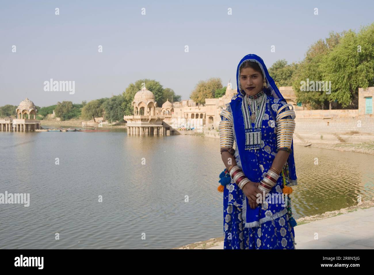 Indian woman, Gadisagar Lake, Jaisalmer, Rajasthan, India, Rajputs ...