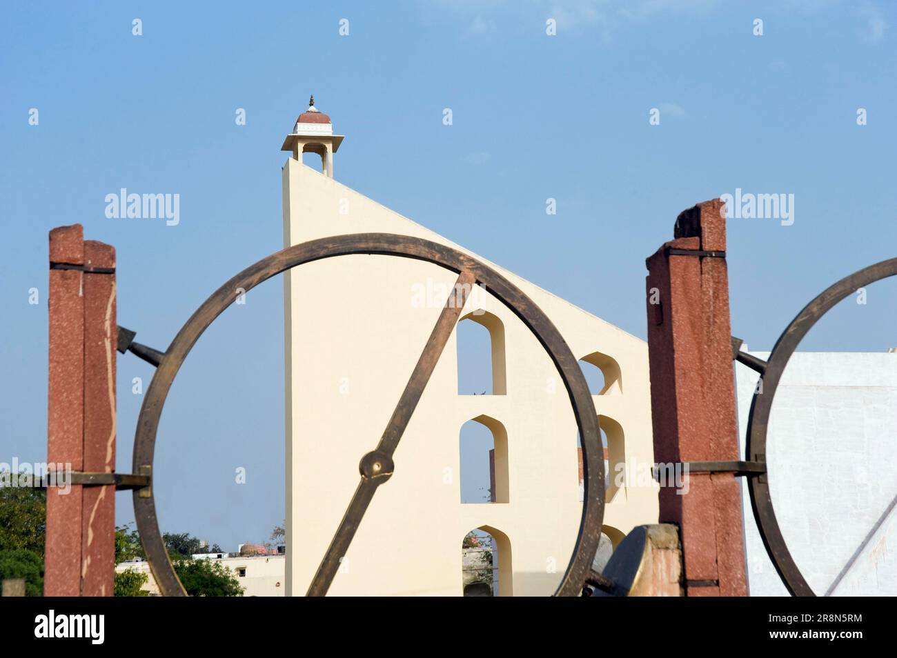 Chakra Yanta, Brihat Samrat Yantra in the background, Jai Singh II ...