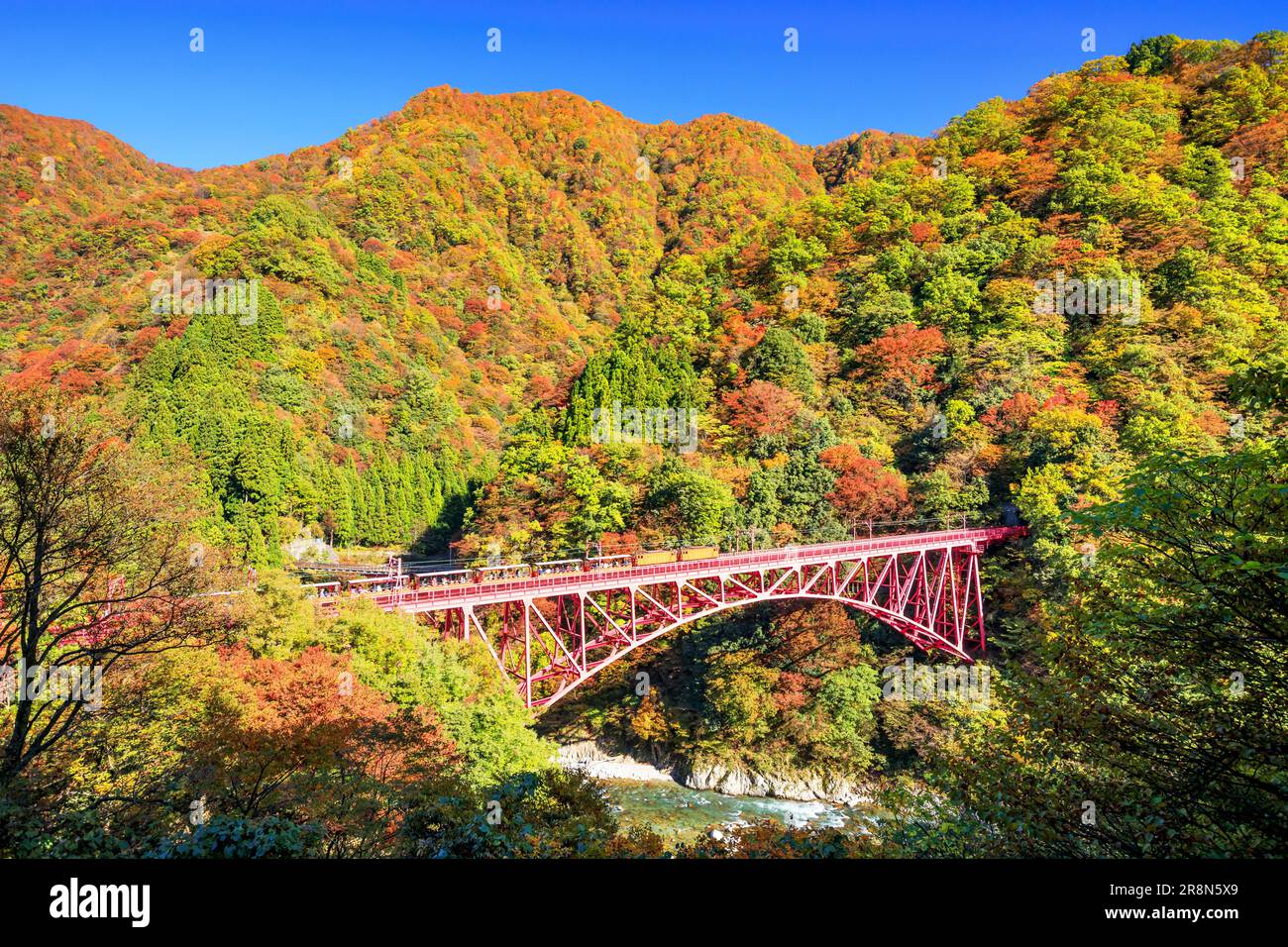 Kurobe gorge train hi-res stock photography and images - Alamy