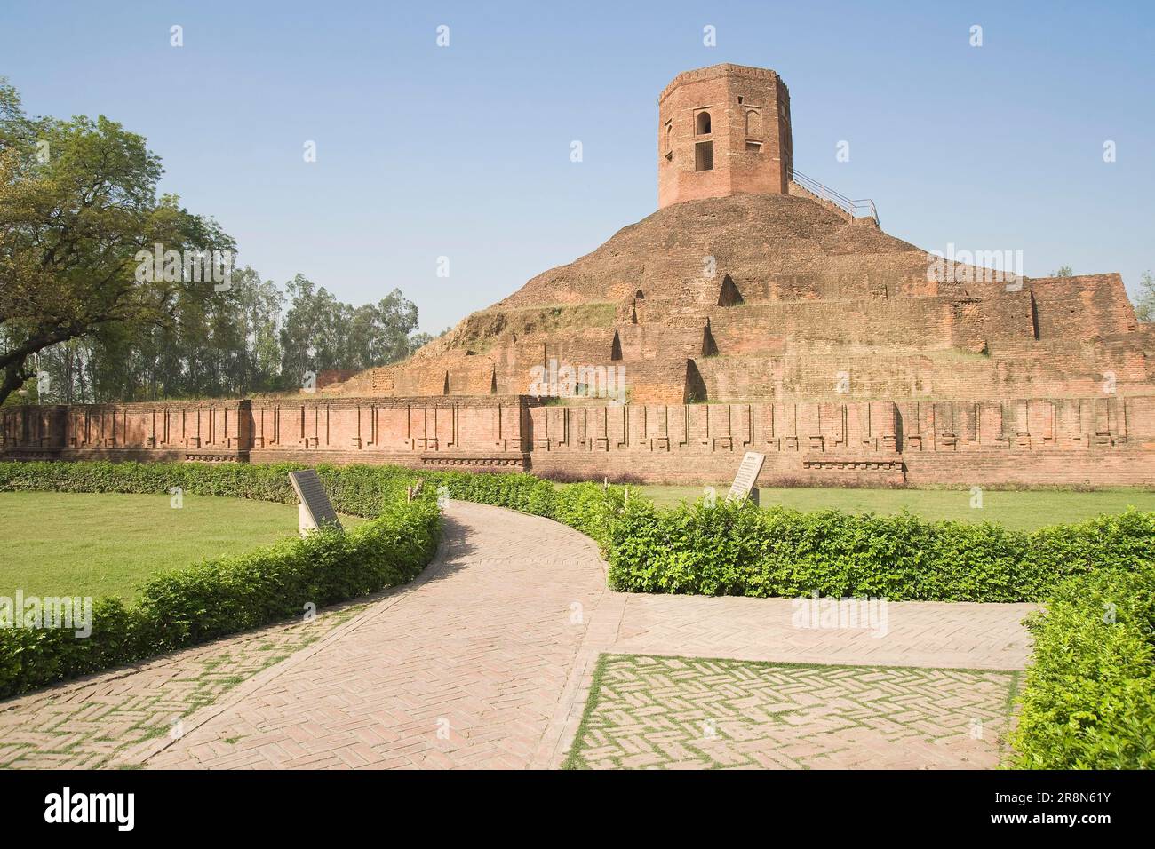 Monument to Buddha, Chaukhandi Stupa, Isipatana Deer Park, Sarnath ...