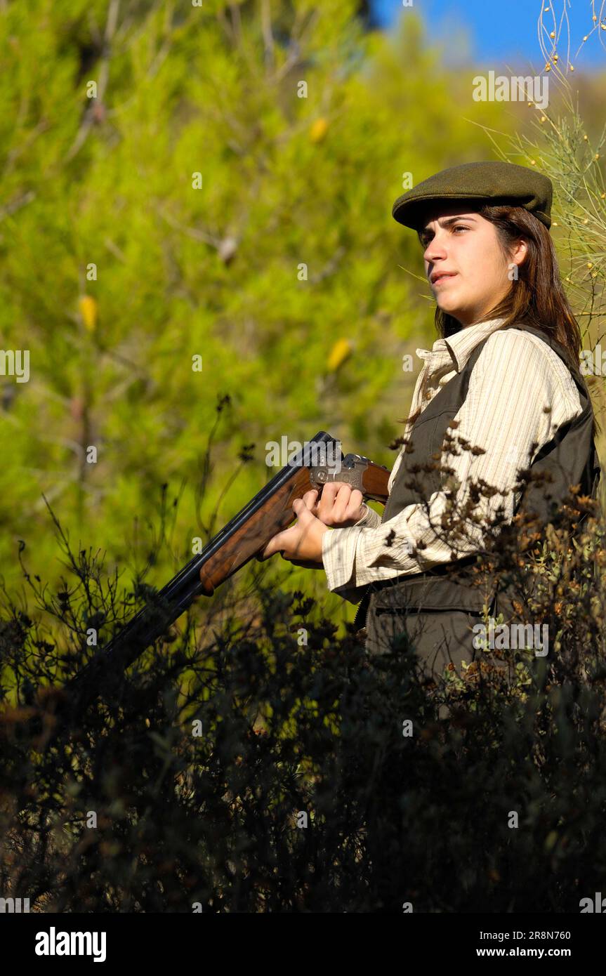 Huntress with rifle, Hunter, Hunting, Shotgun, shooting, put on, Spain ...