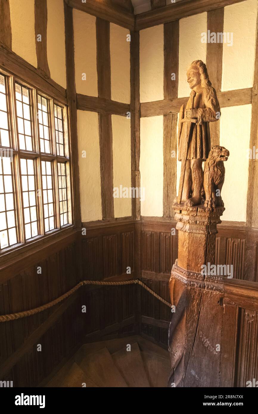 England, Kent, Maidstone, Leeds Castle, Wood Panelled Staircase Stock ...
