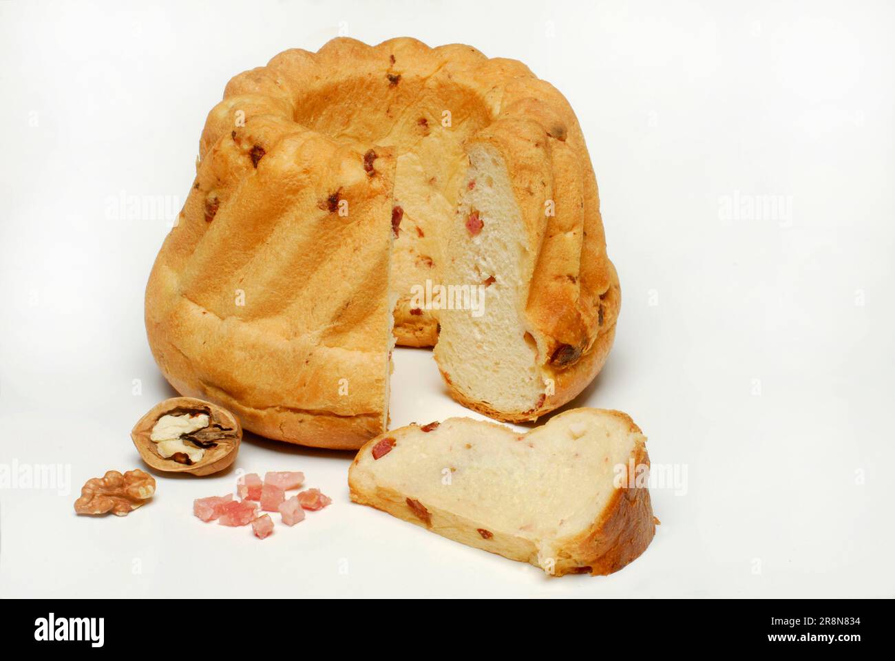 Bundt cake with bacon and walnut, bacon bundt cake, Alsace apple cake ...