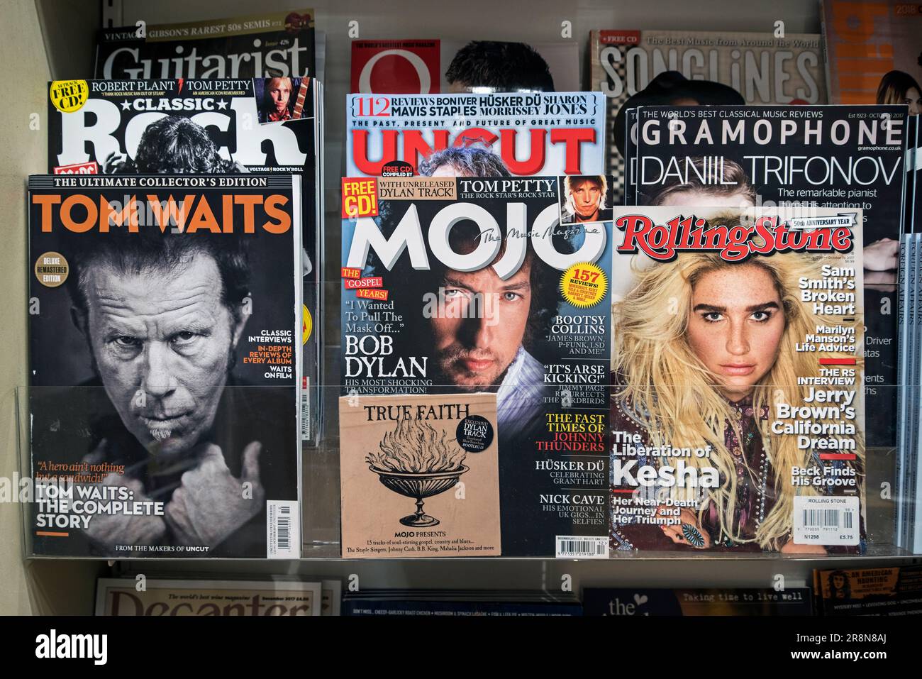 Music magazine cover hi-res stock photography and images - Alamy