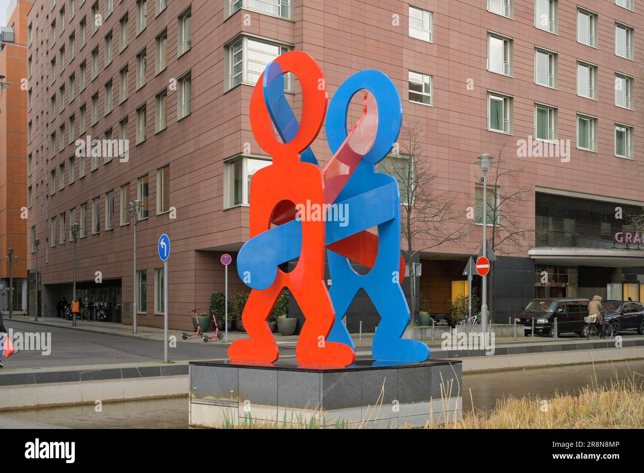 Boxers by Keith Haring, Hotel Grand Hyatt, Marlene-Dietrich-Platz ...