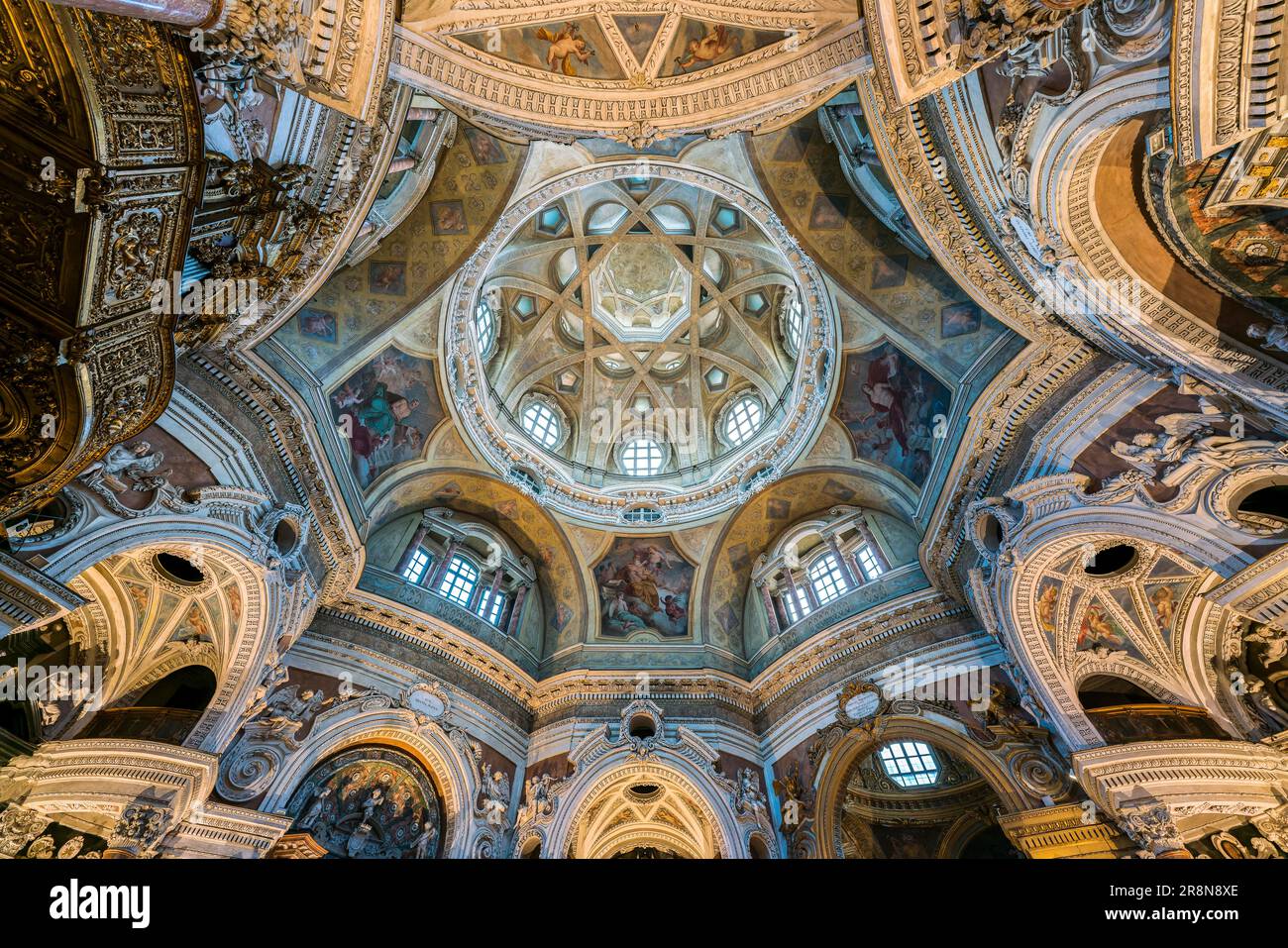 Central room with cupola, Baroque, Church of San Lorenzo, architect ...