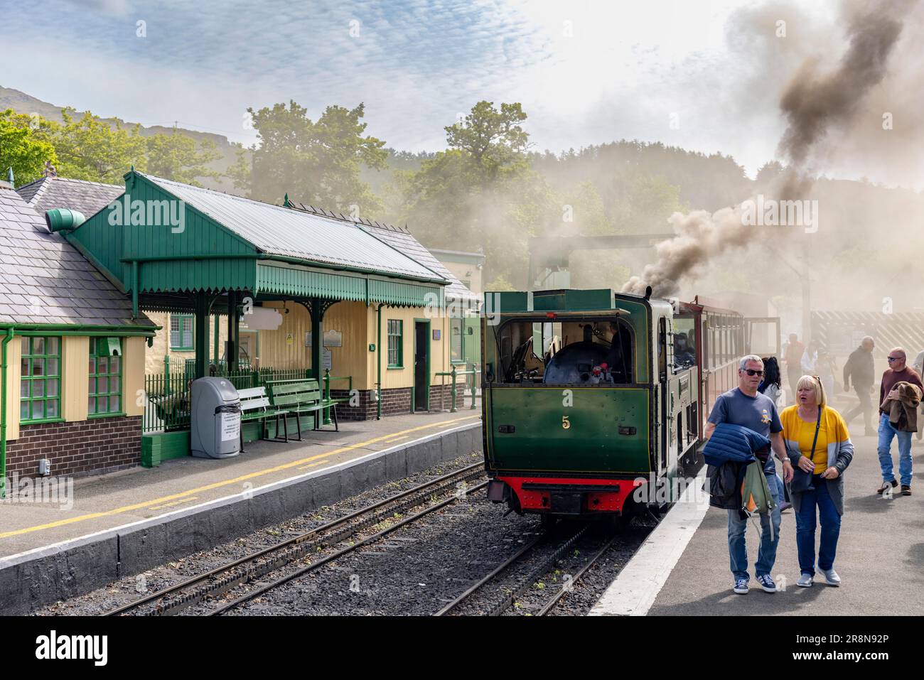 Steam Railway Pulls Into Station, Snowdon Railway Station, Snowdonia ...