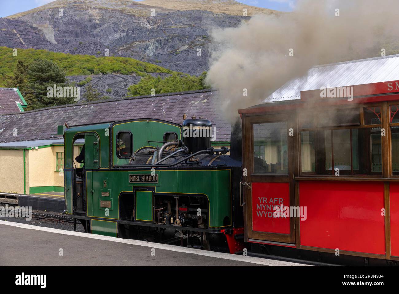 Steam Railway Pulls Into Station, Snowdon Railway Station, Snowdonia ...