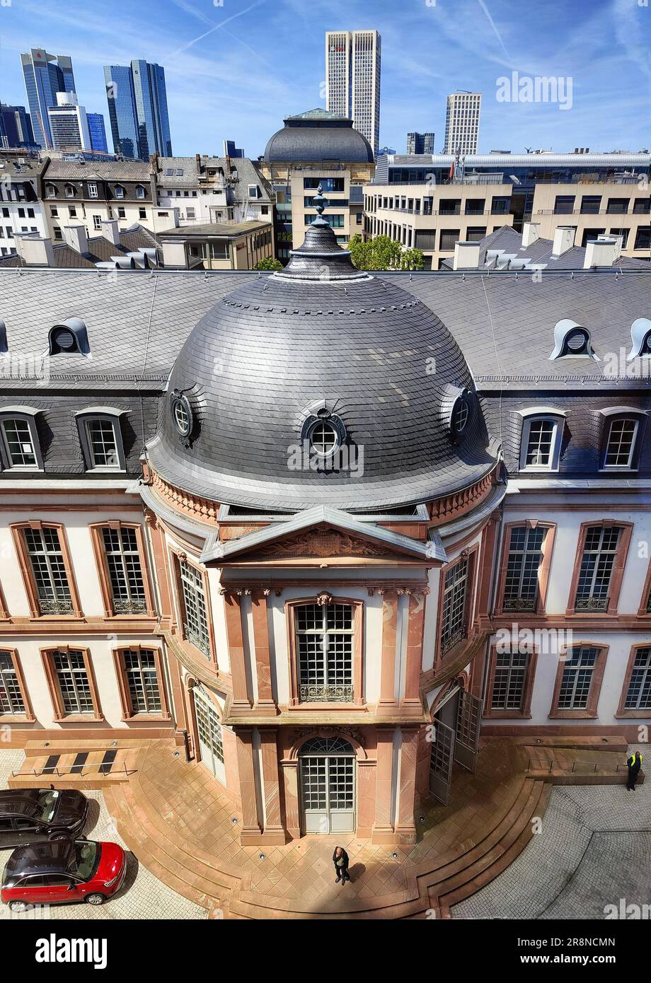 Palais Thurn und Taxis and high-rise buildings in the background ...
