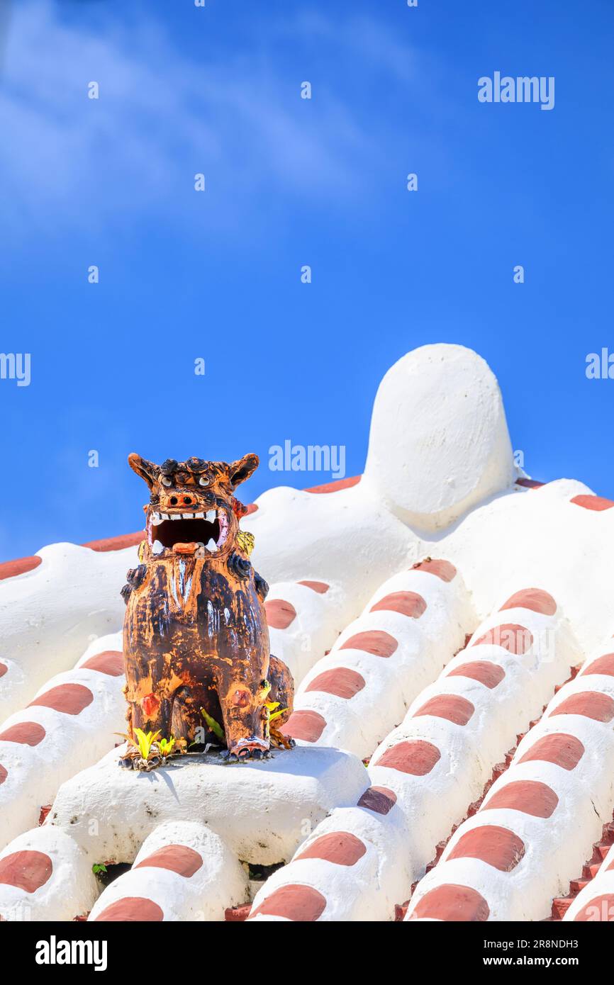Shisa japan okinawa hi-res stock photography and images - Alamy