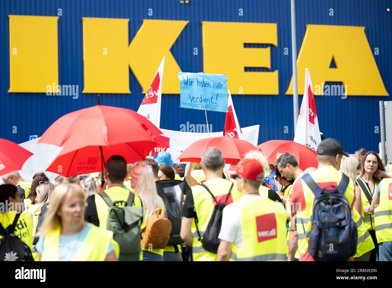 Reading ikea store hi-res stock photography and images - Alamy