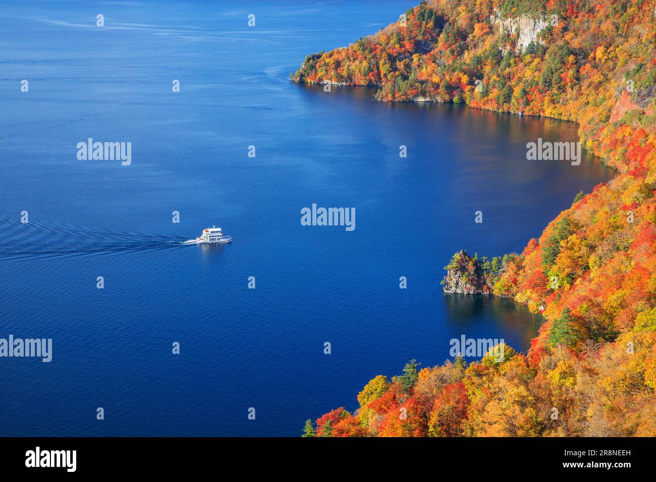 Lake Towada in Autumn Leaves Stock Photo - Alamy