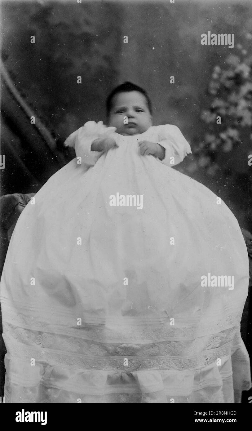 1920s baby portrait hi-res stock photography and images - Alamy