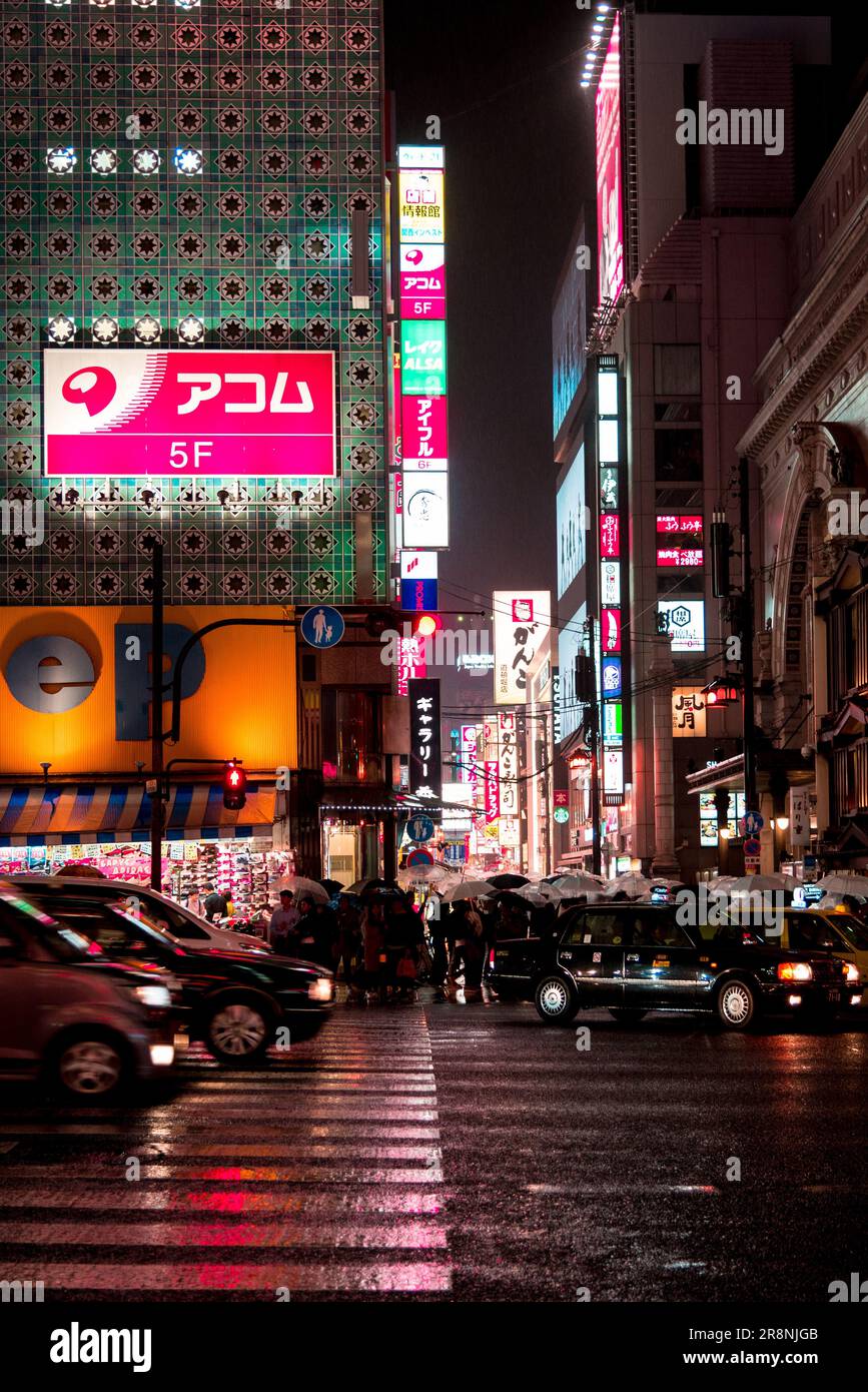 Dotonbori district in Osaka, night life and neon Stock Photo - Alamy
