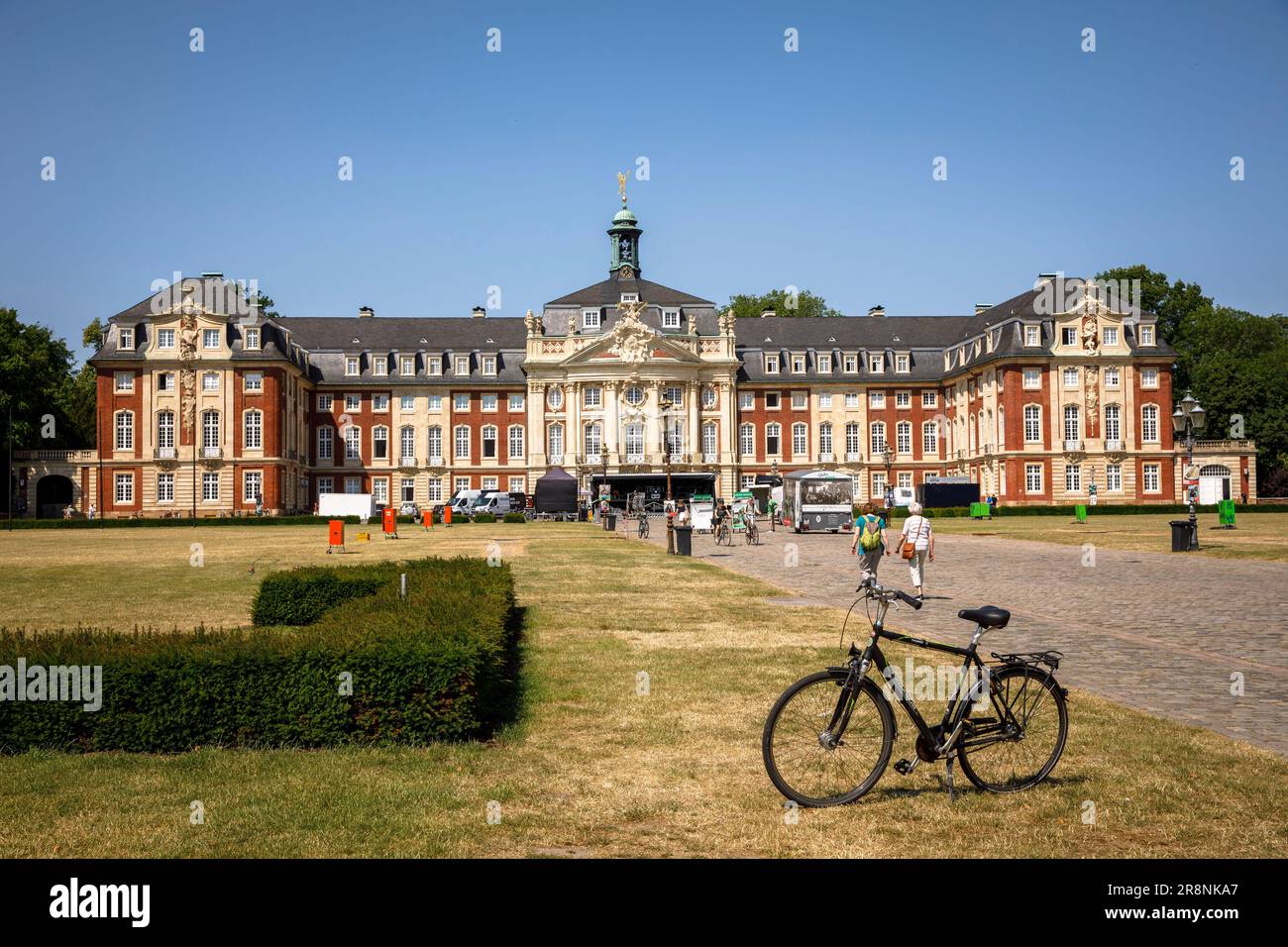the castle, main building of the Westfaelische Wilhelms-University ...