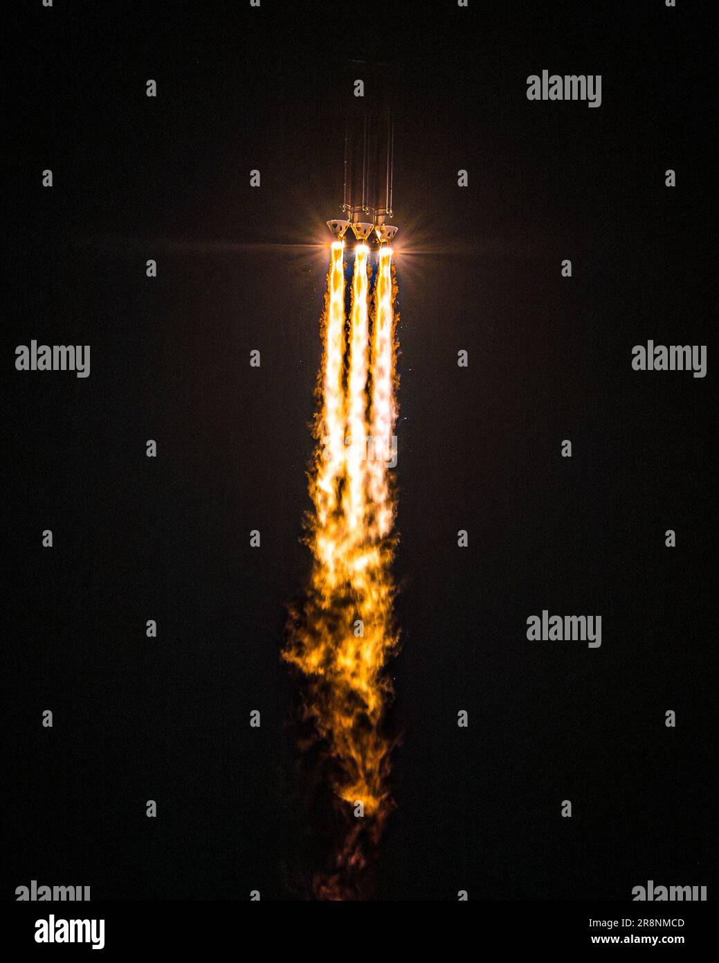 A United Launch Alliance Delta 4-Heavy rocket takes off from Space ...