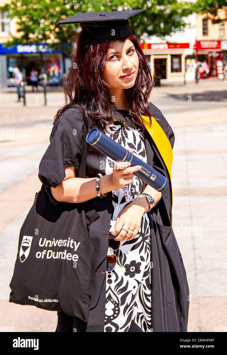 Dundee university students graduation ceremony hi-res stock photography ...