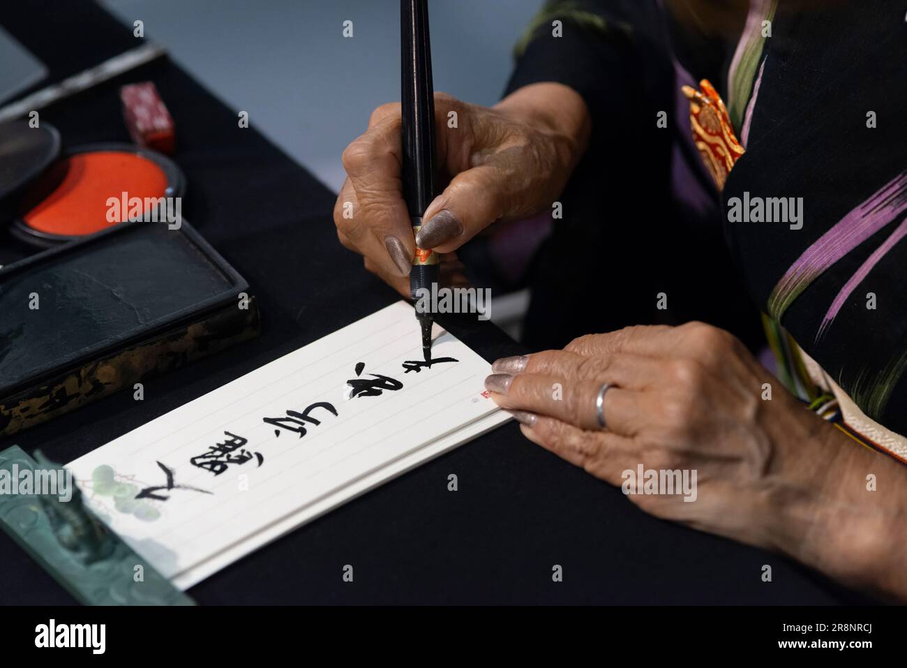 Female hand writes ink hi-res stock photography and images - Alamy