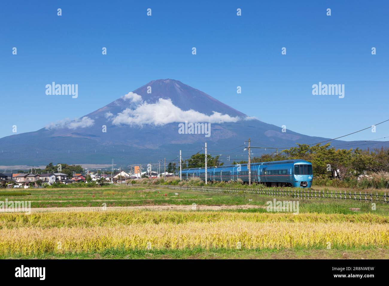 Mount Fuji and Asagiri trains running on Gotemba line Stock Photo - Alamy