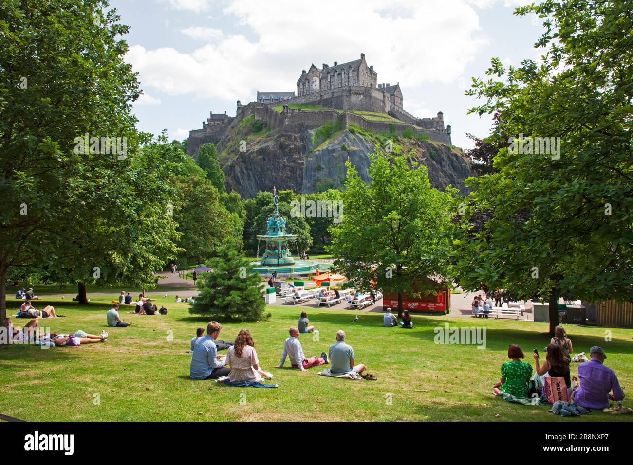 Edinburgh, city centre Scotland, UK. 22nd June 2023. Hot afternoon with ...