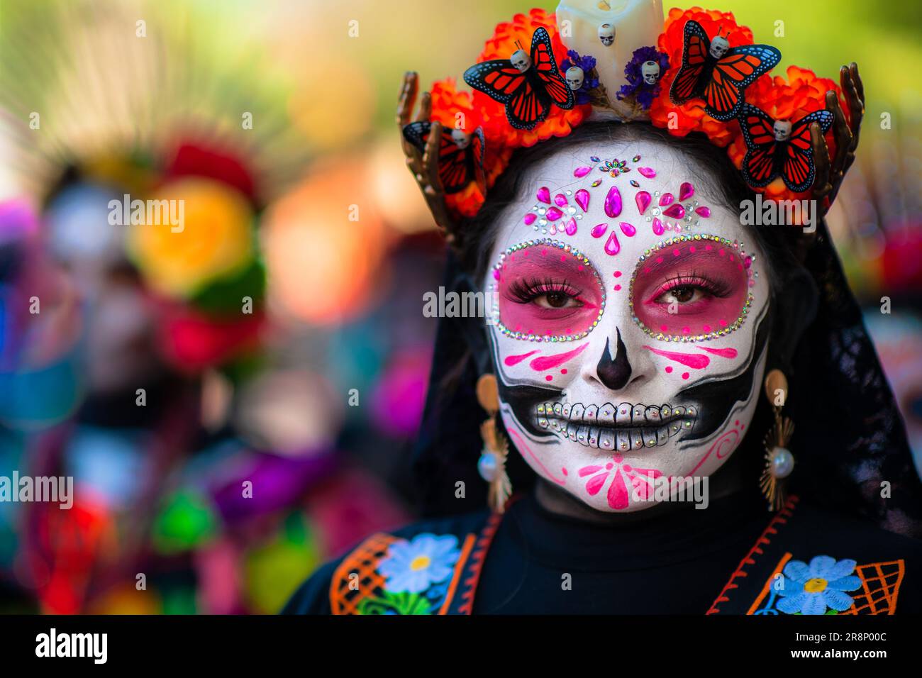 Dia de los muertos costume butterfly hi-res stock photography and ...
