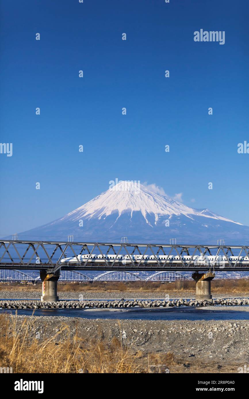 Shinkansen crossing the Fuji River and Mt Stock Photo - Alamy