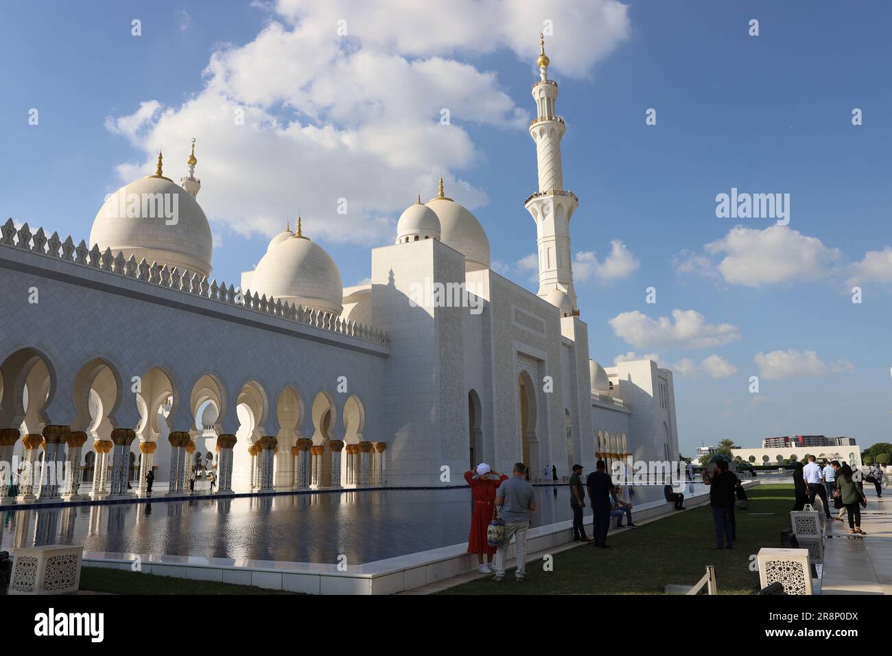City centre abu dhabi hi-res stock photography and images - Alamy