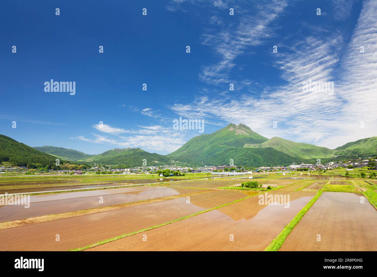 Yufuin basin hi-res stock photography and images - Alamy