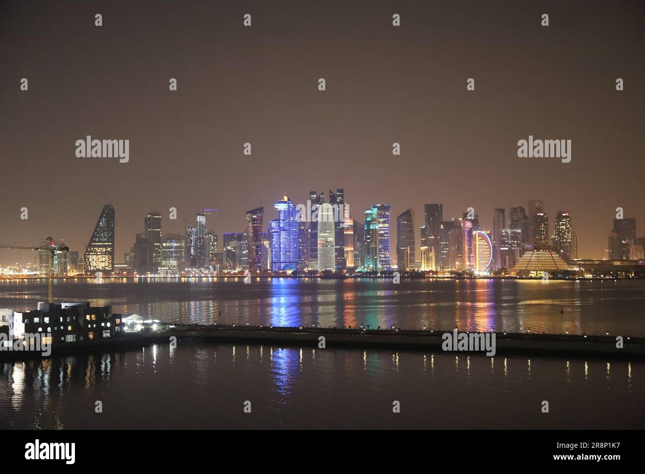 Dubai tower doha hi-res stock photography and images - Alamy