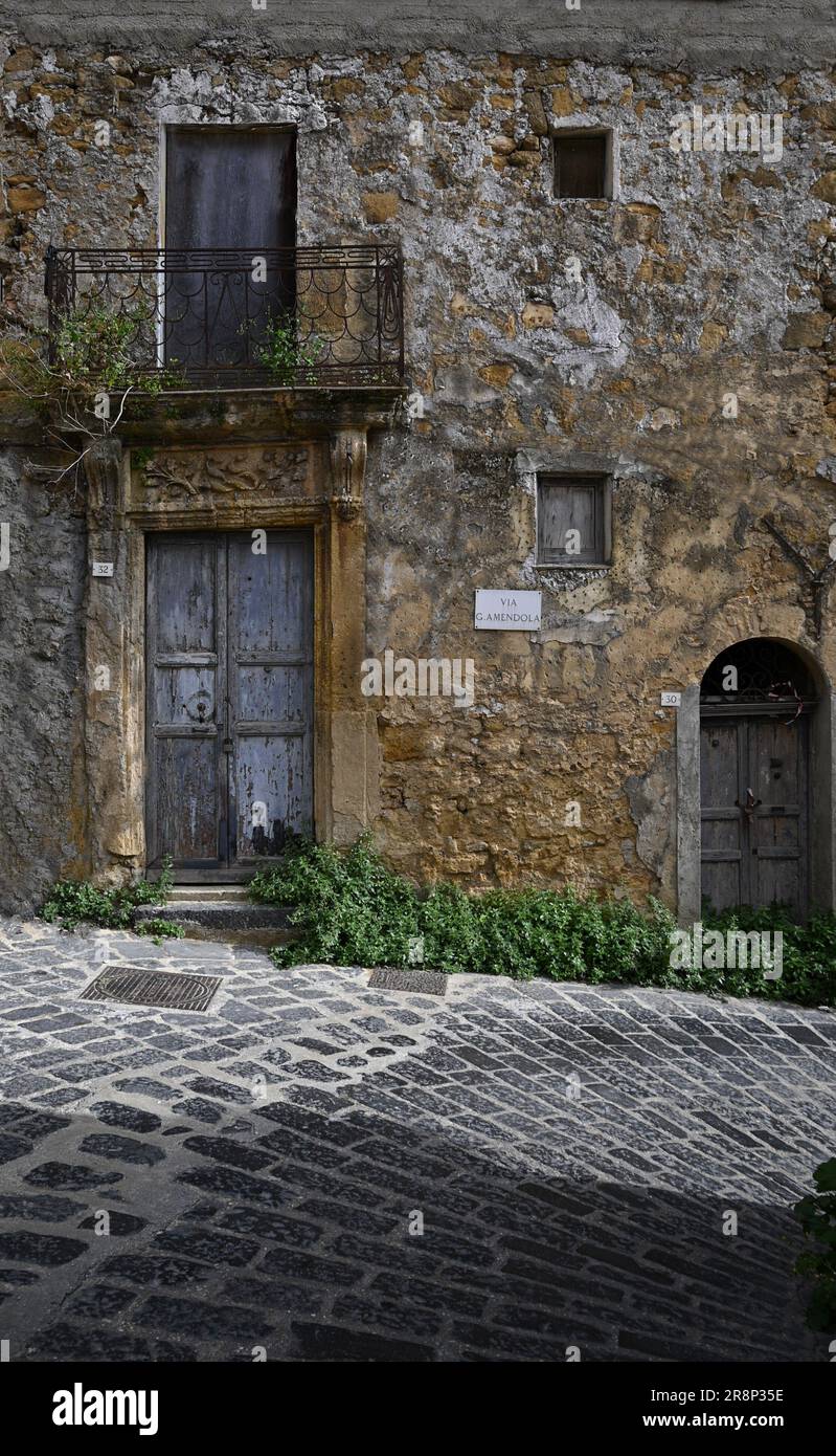 Old abandoned rural stone house in Agrigento Sicily, Italy Stock Photo ...