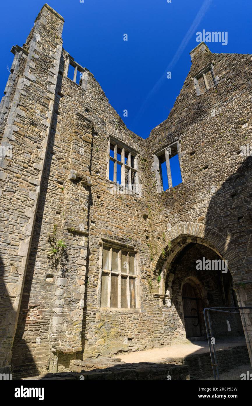 Neath abbey ruins neath south hi-res stock photography and images - Alamy