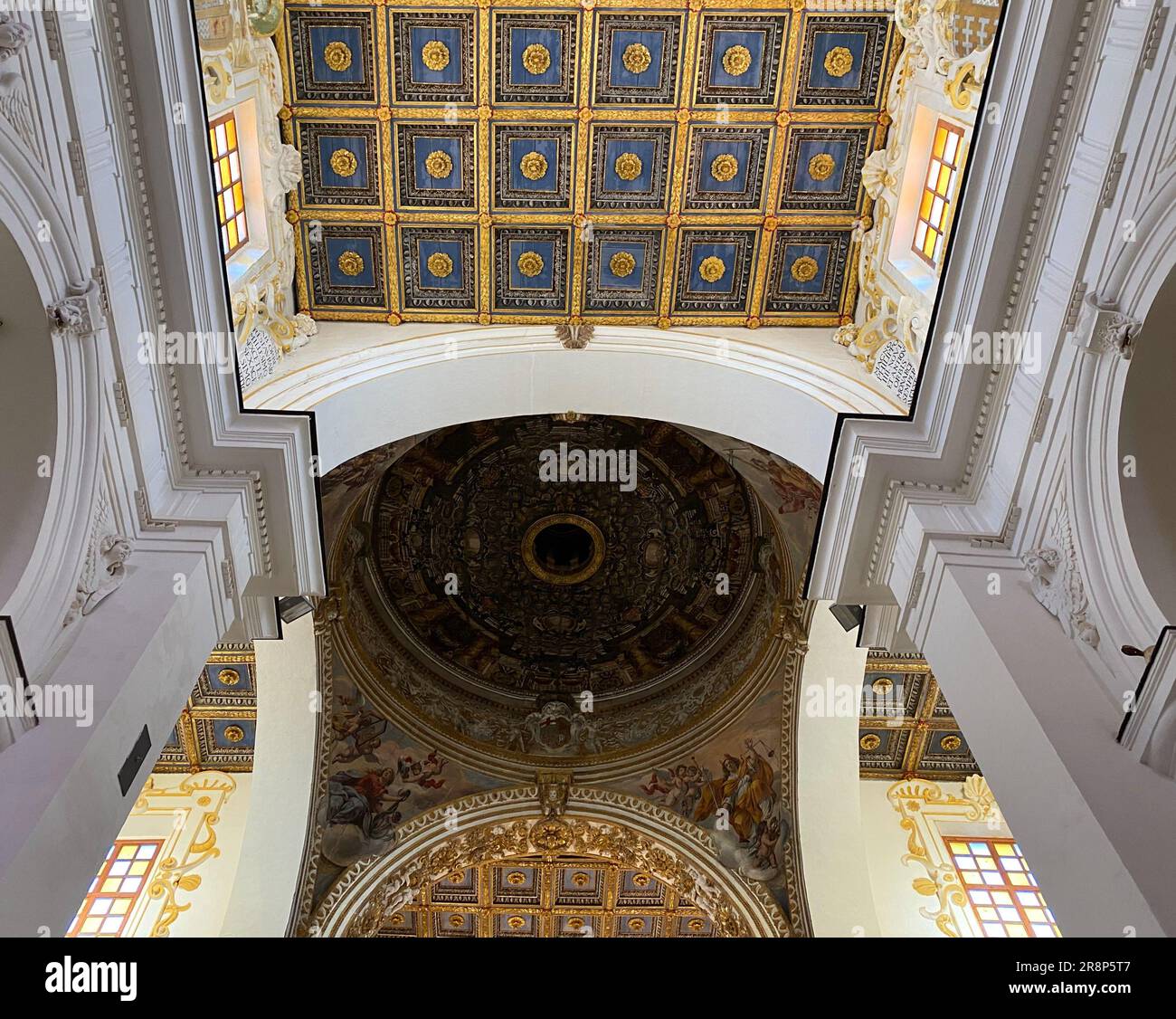 Scenic ceiling view of the Latin cross shaped Cattedrale di San ...