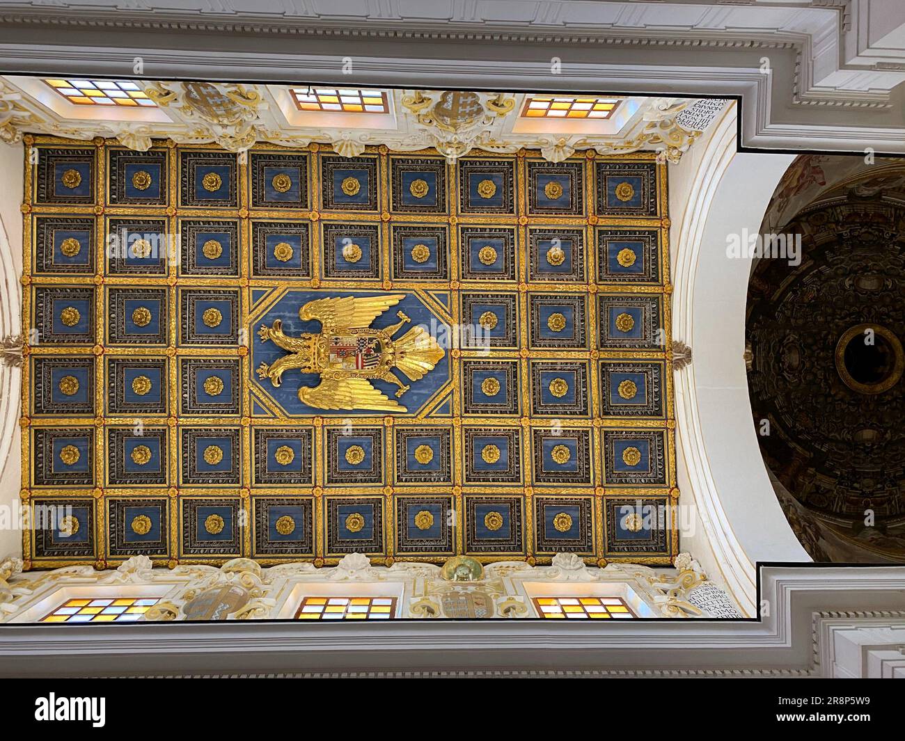 Scenic ceiling view of the Latin cross shaped Cattedrale di San ...