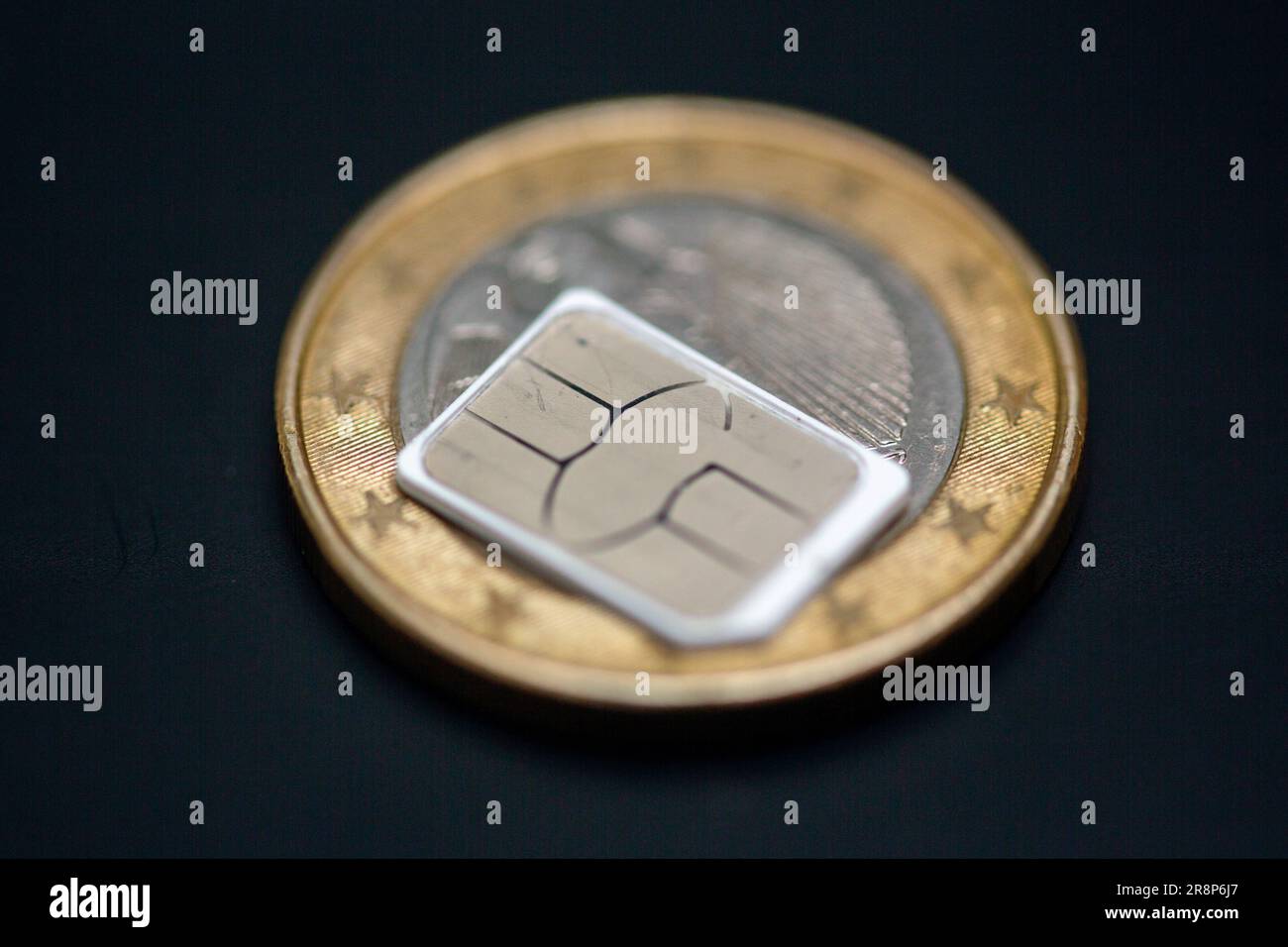 Sim symbol hi-res stock photography and images - Alamy