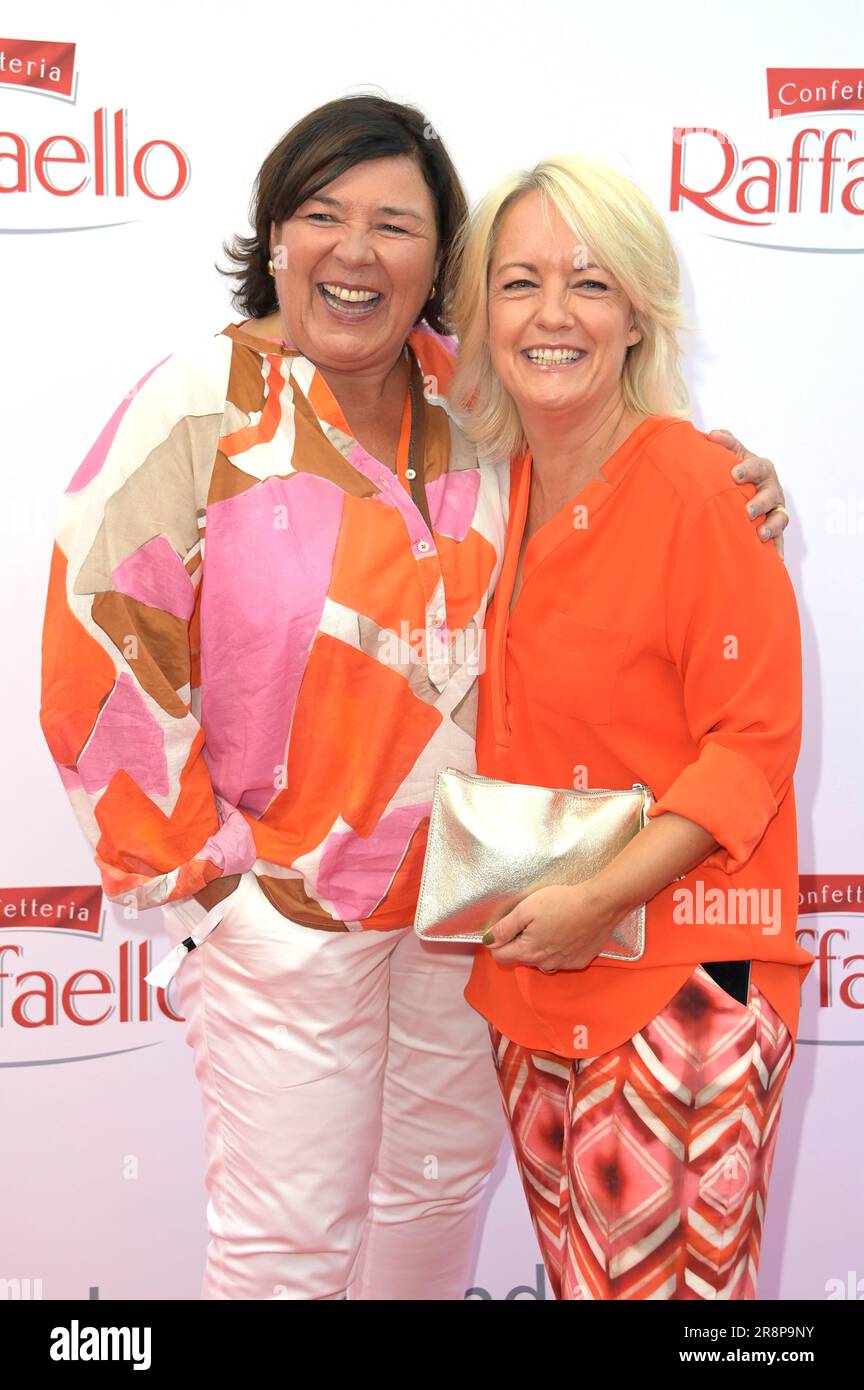 Vera Int-Veen mit Ehefrau Obi Int-Veen beim Raffaello Summer Day 2023 ...