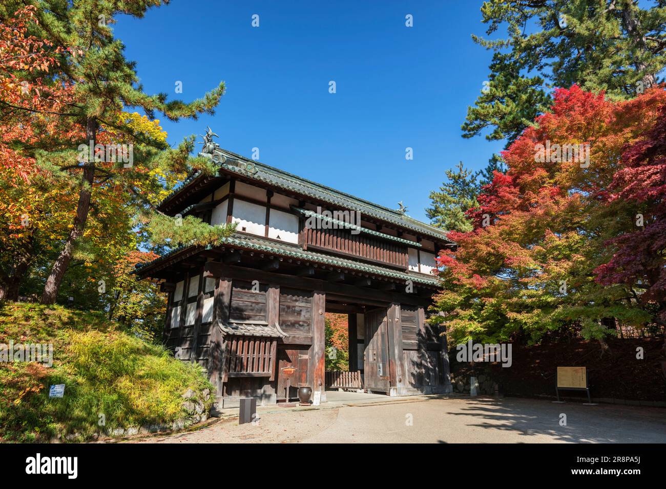 The south gate of Hirosaki Castle Stock Photo - Alamy