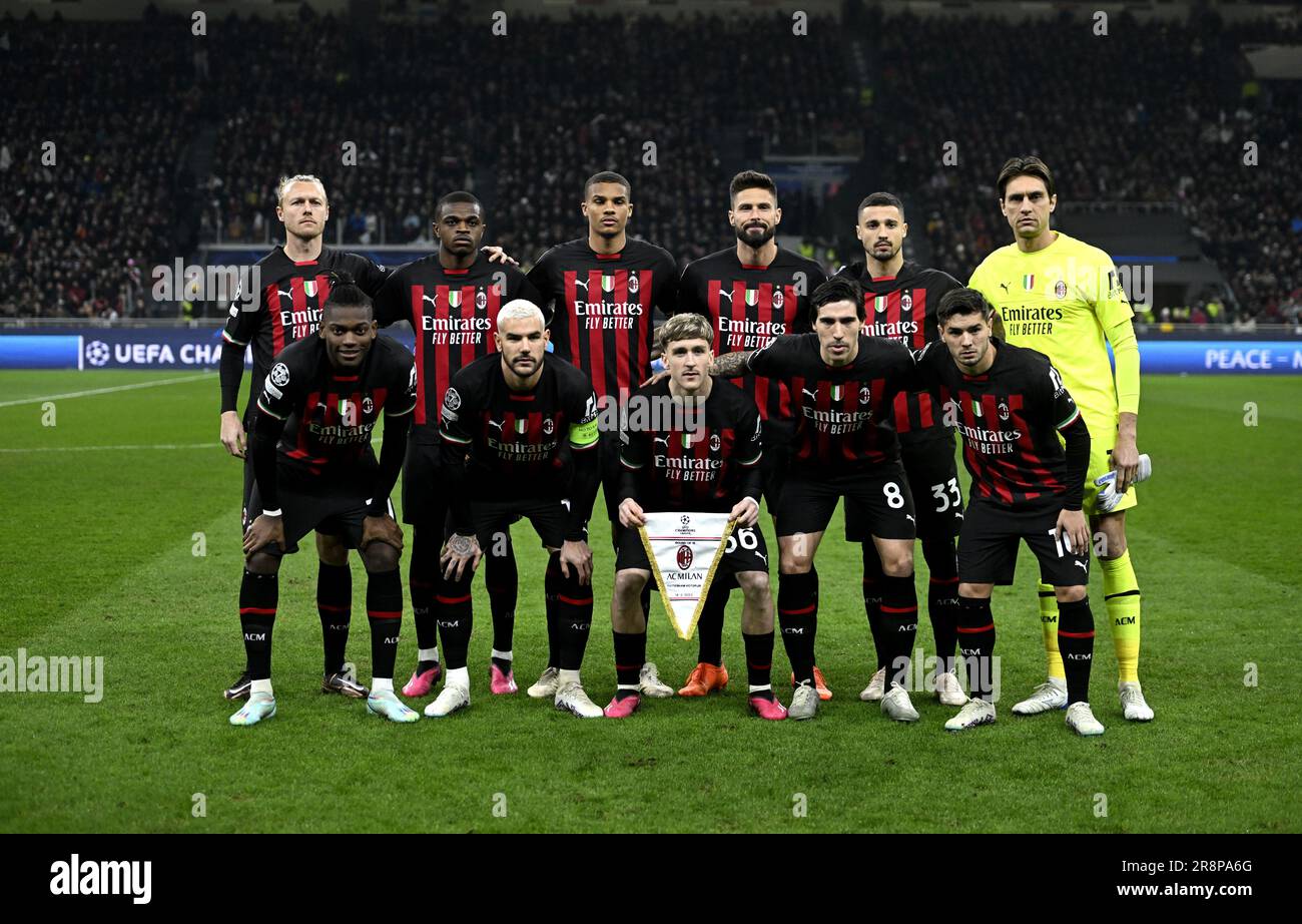 AC Milan football team before the UEFA Champions League match at the ...