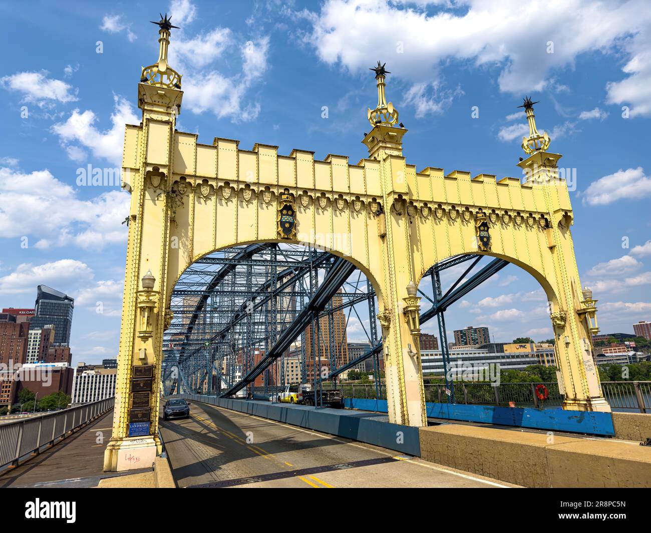 Smithfield St Bridge in Pittsburgh - PITTSBURGH, UNITED STATES - JUNE ...