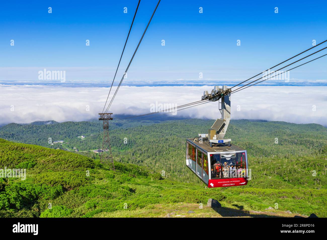 Taisetsu Zan Asahidake ropeway and sea of clouds Stock Photo - Alamy