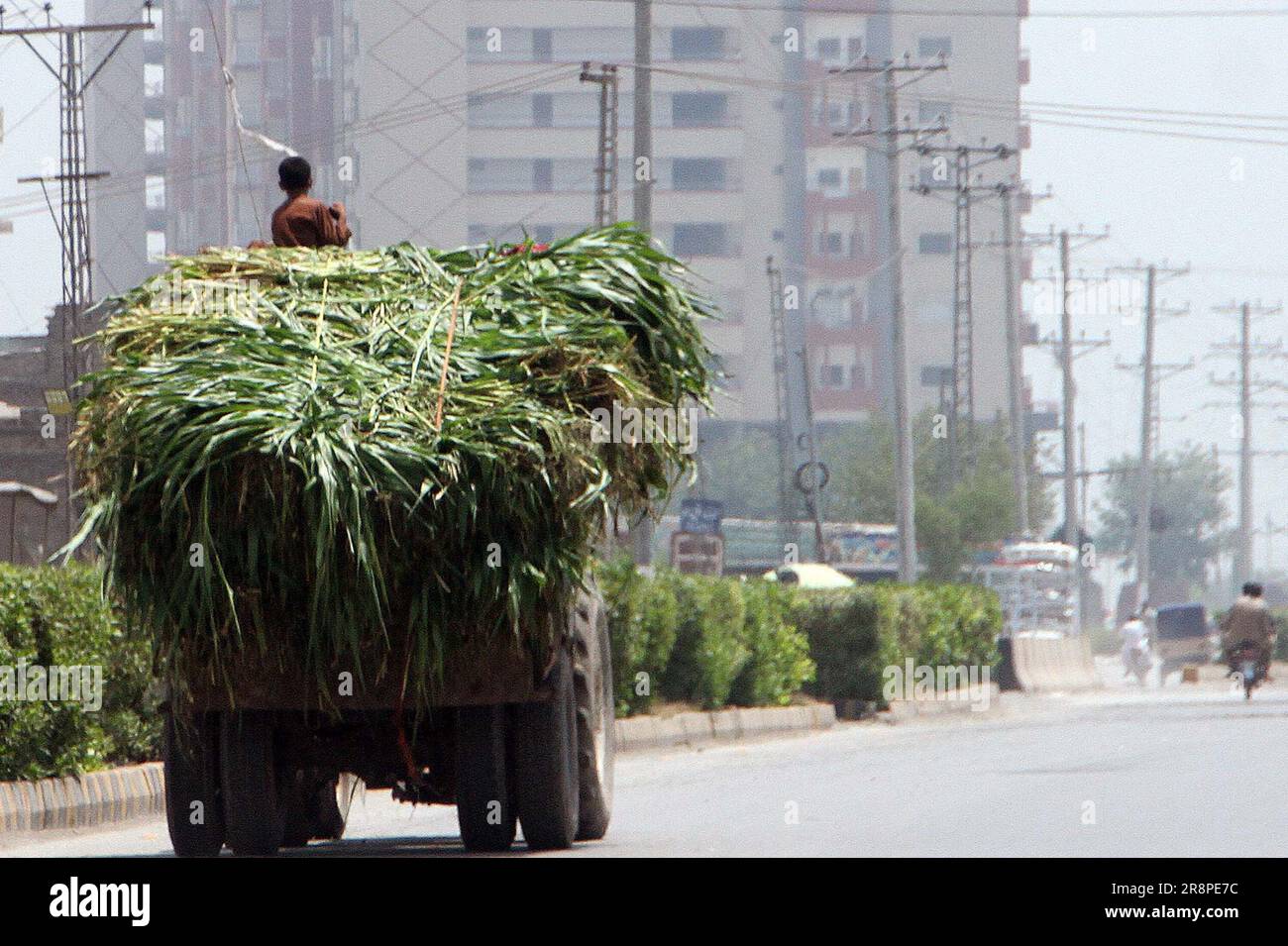 Tractor trolley hi-res stock photography and images - Alamy