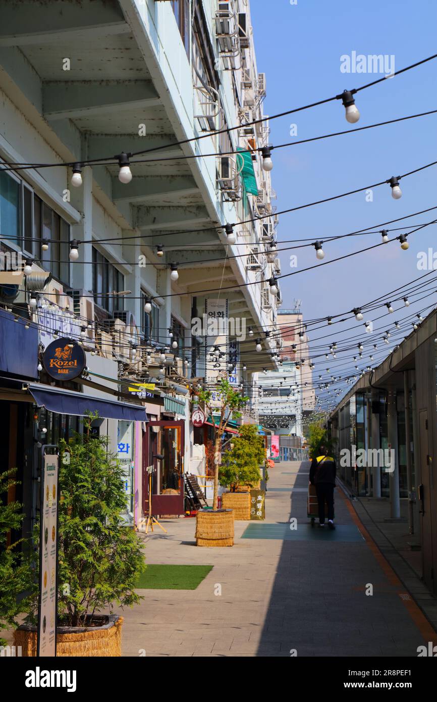 SEOUL, SOUTH KOREA - APRIL 7, 2023: Pedestrian walkway of Sewoon Arcade ...