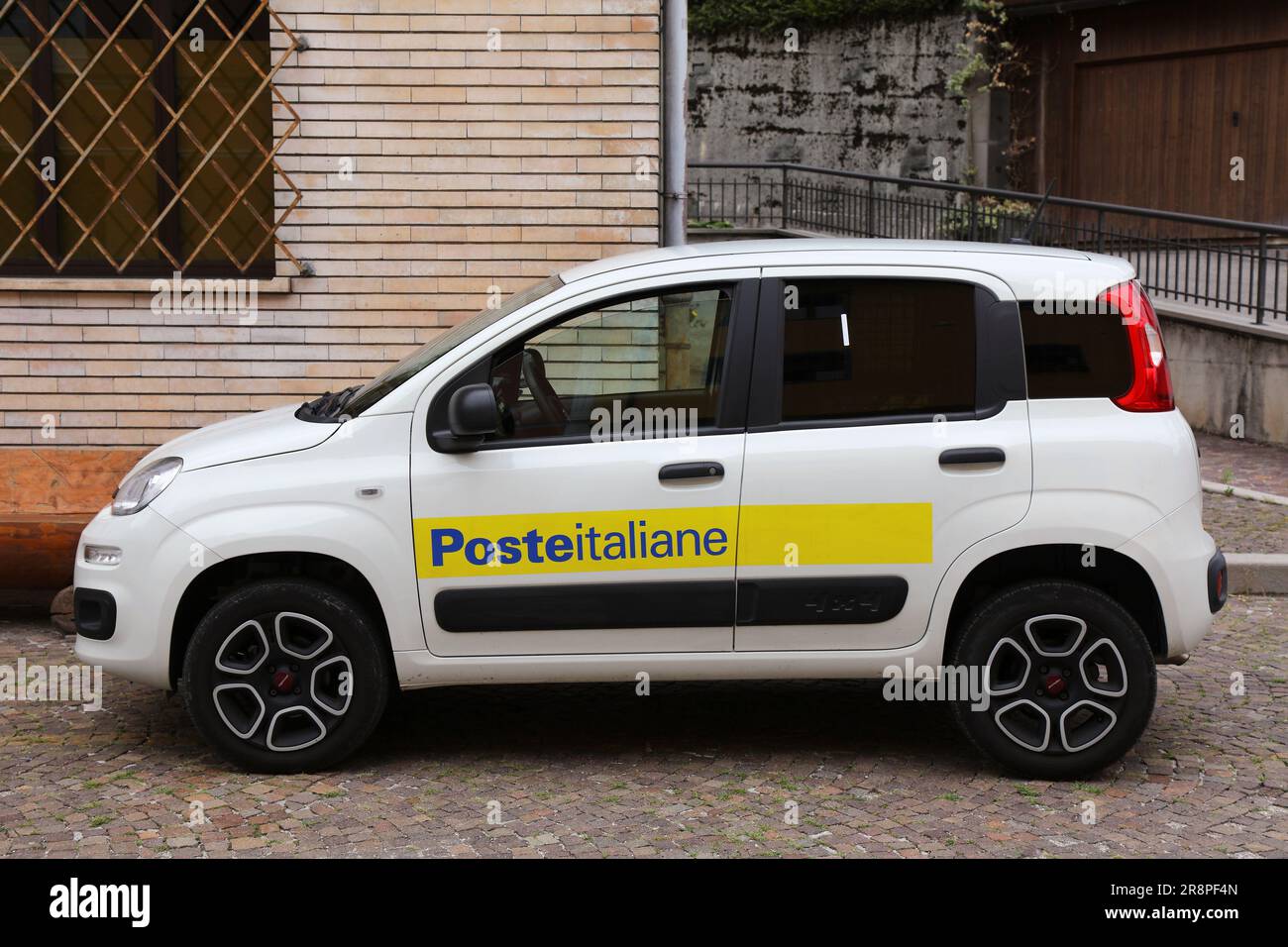 Car in italy hi-res stock photography and images - Alamy