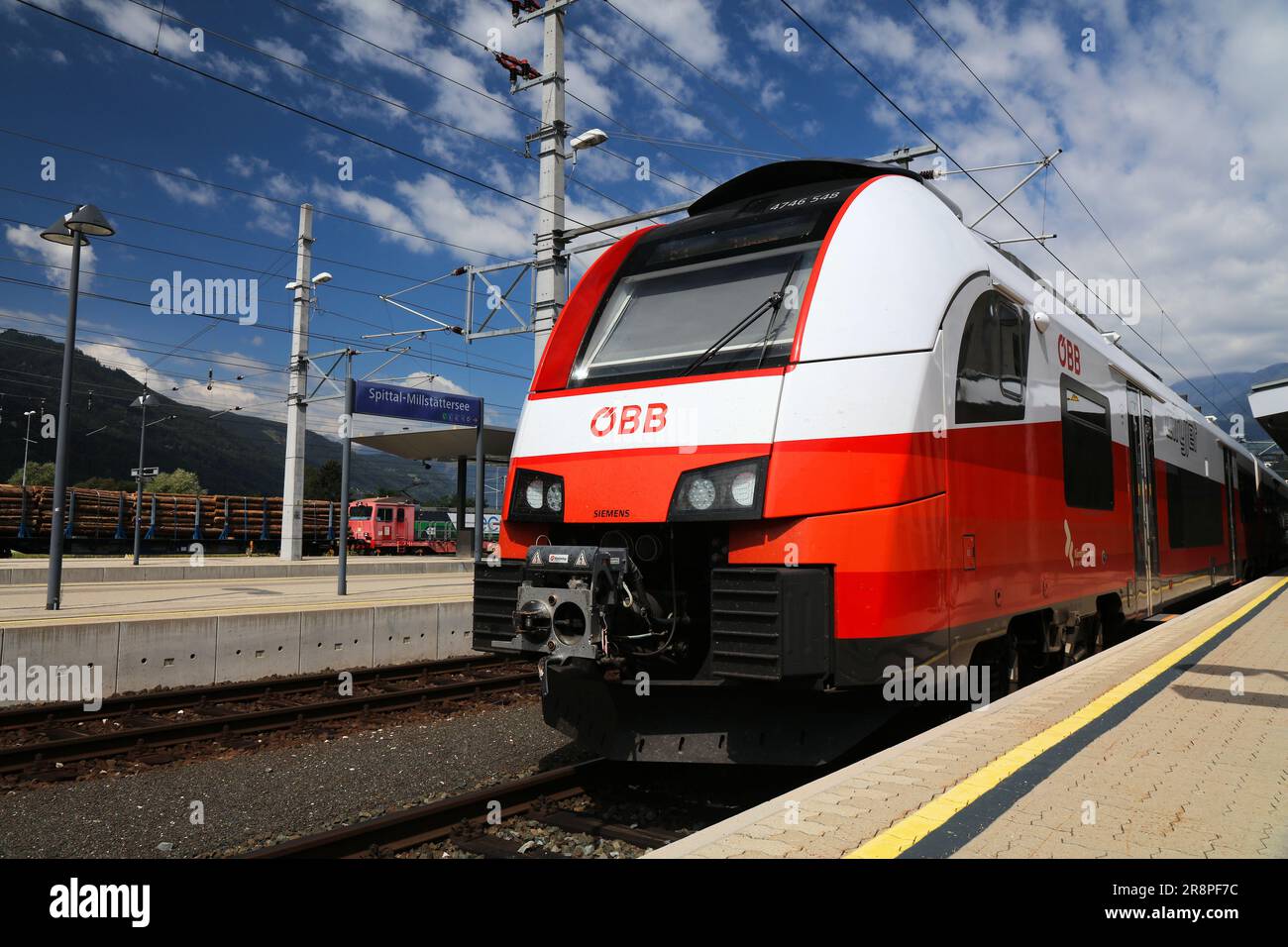 Siemens desiro hi-res stock photography and images - Alamy