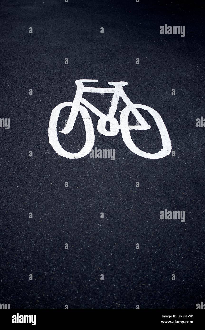 Cycle lane painted hi-res stock photography and images - Alamy