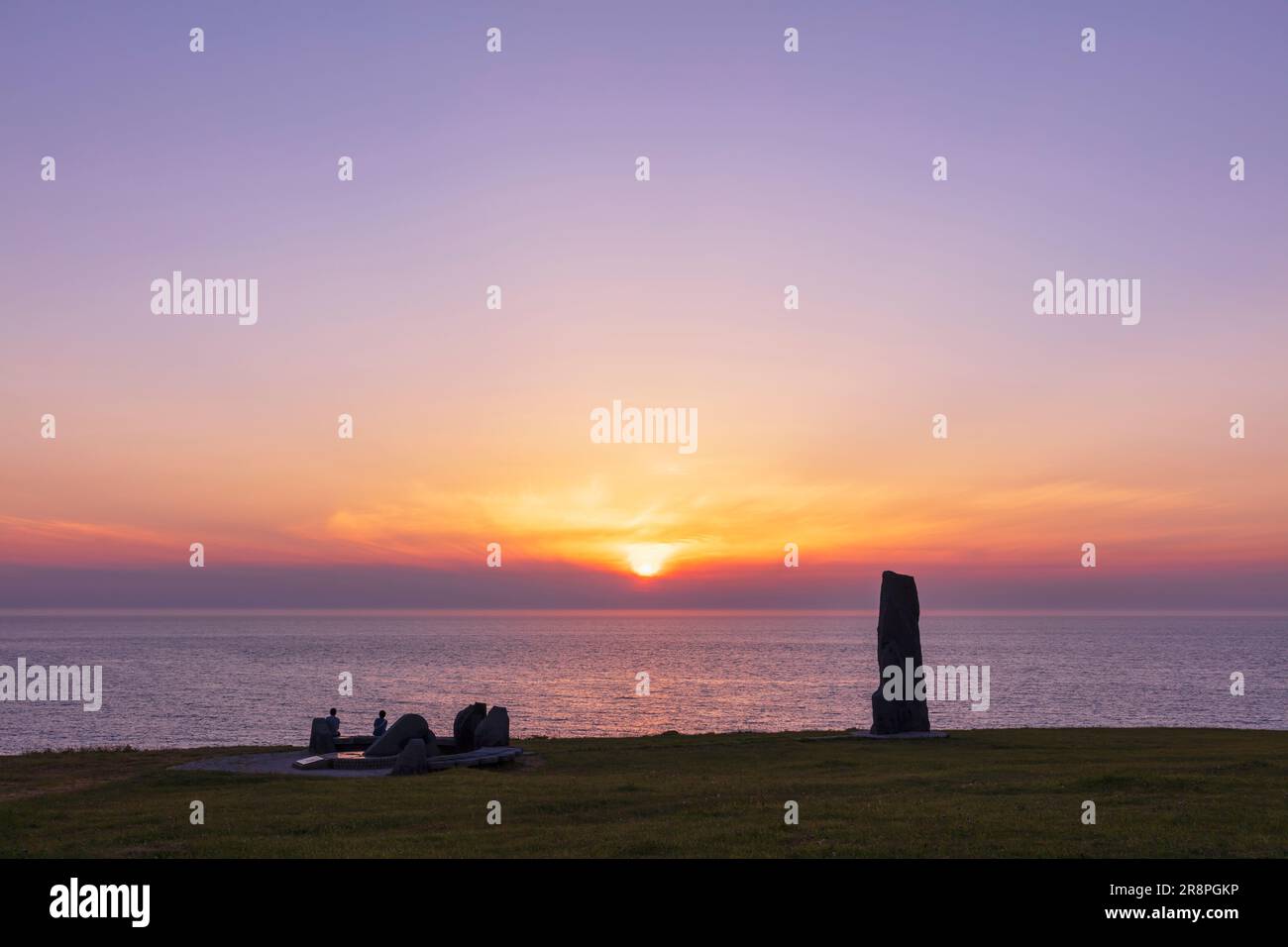 Monument of 40 degrees north latitude hi-res stock photography and ...