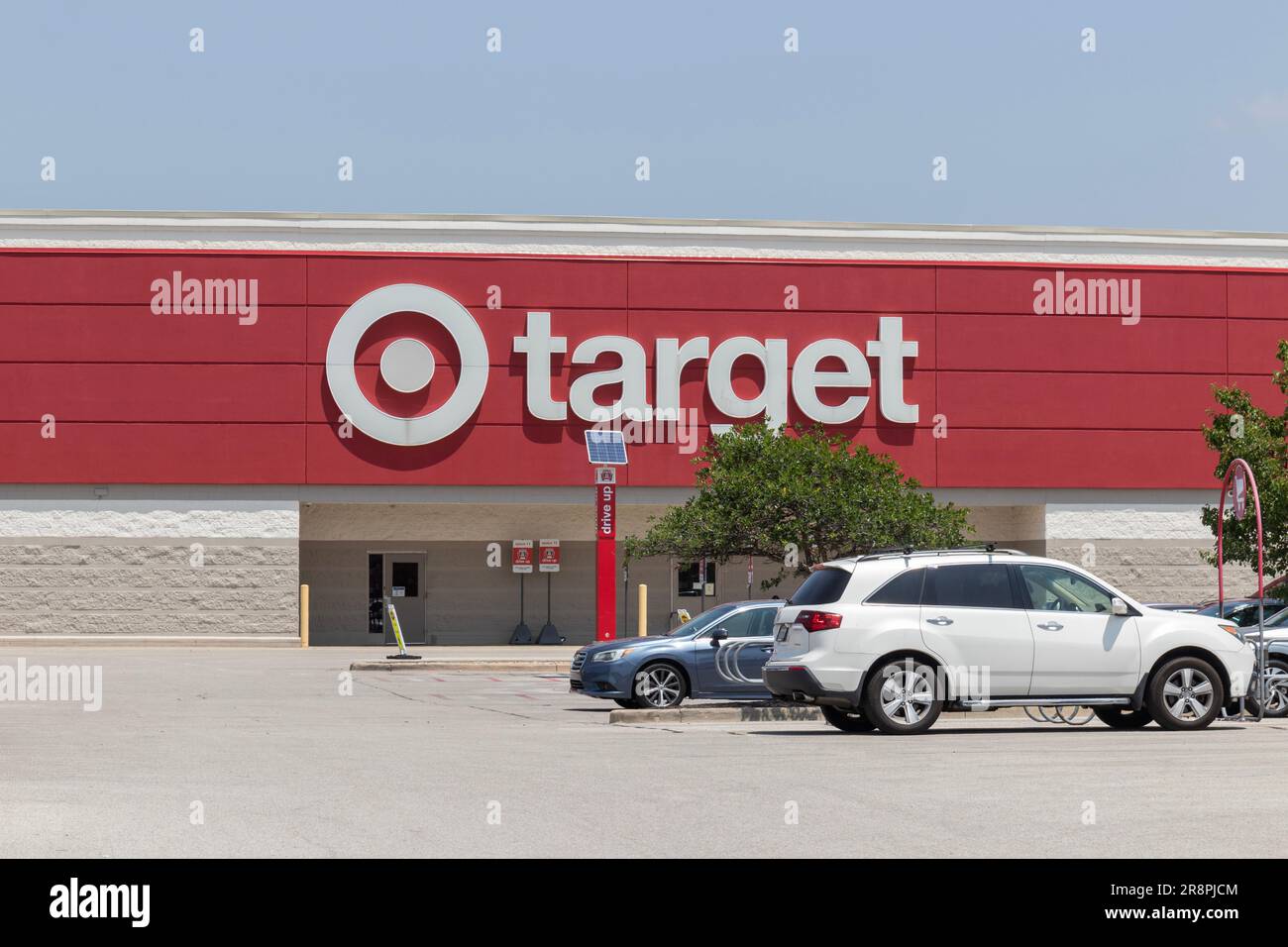 Target department store hi-res stock photography and images - Alamy