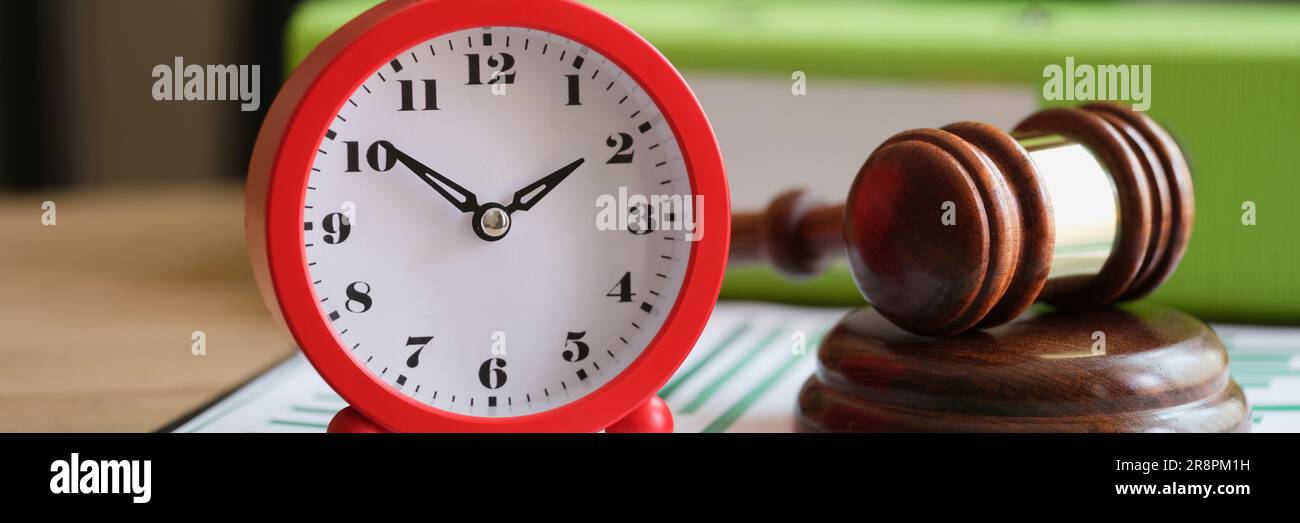 Judge hammer clock hi-res stock photography and images - Alamy