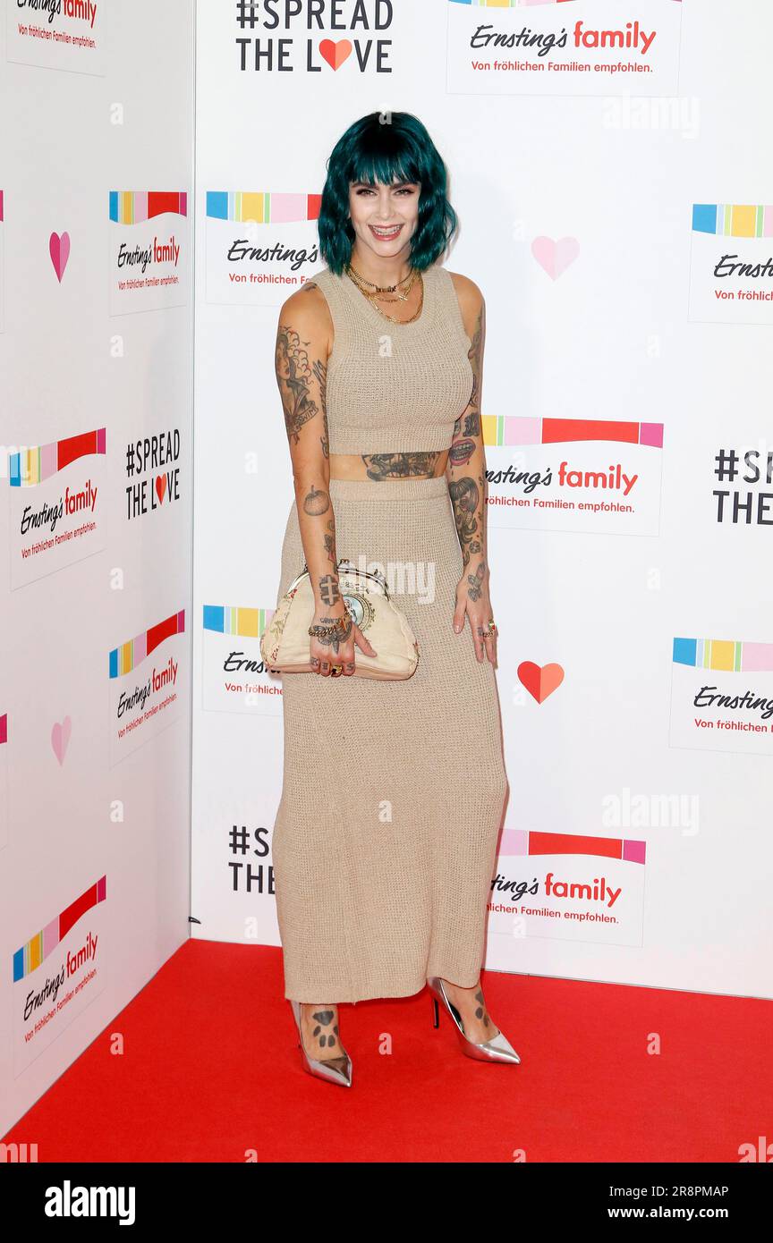 Isabella Franke bei der Ernsting's Family Fashion Show im Hotel ...