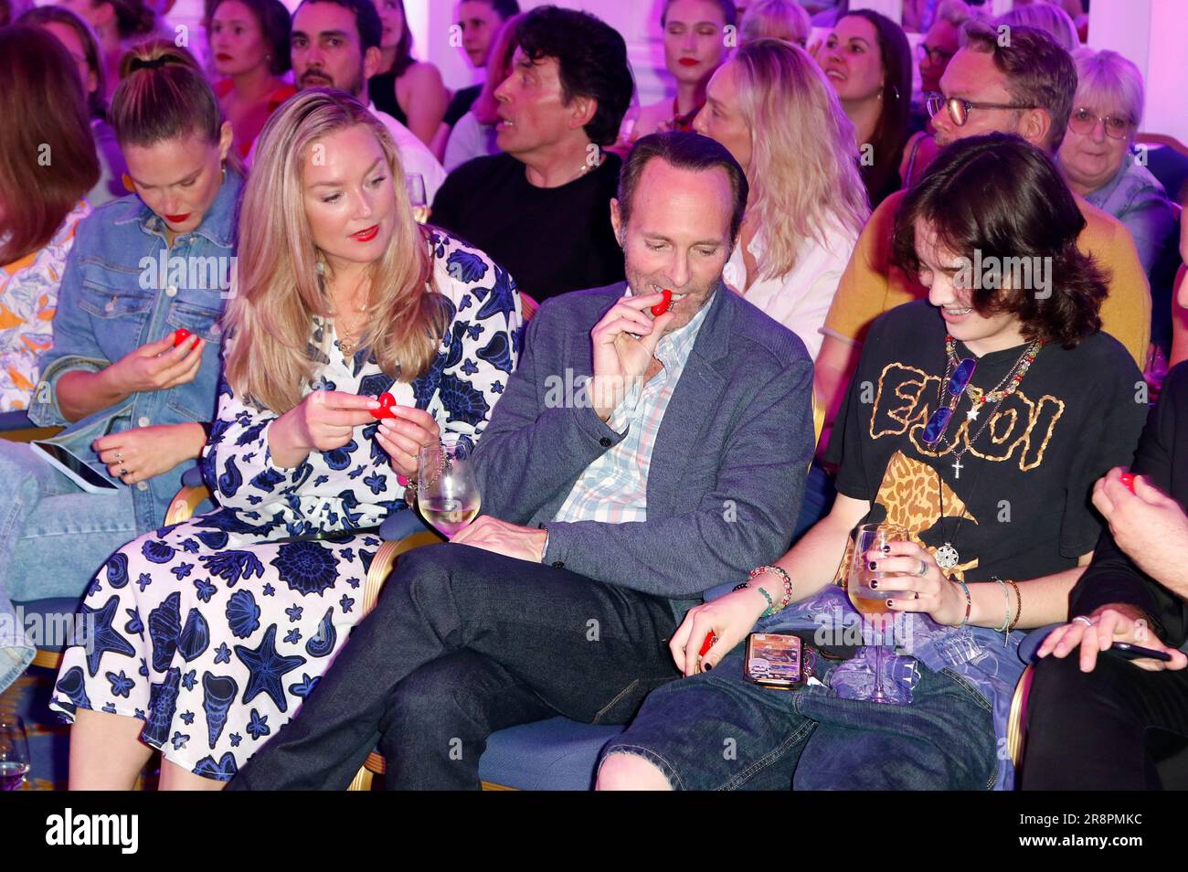 Elisabeth Röhm mit Ehemann Peter Glatzer und Sohn Easton August Anthony ...