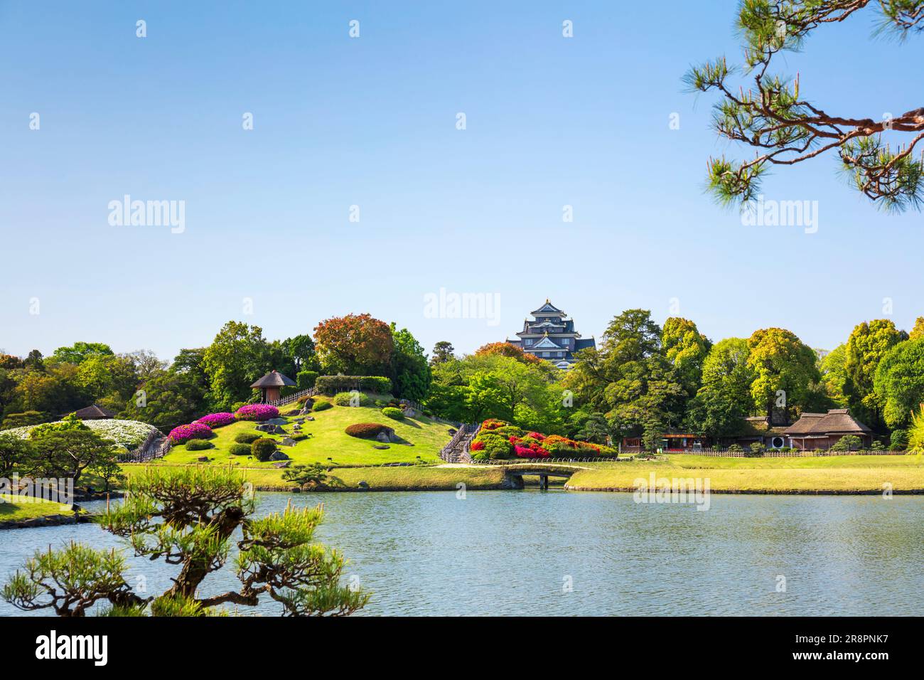 Korakuen Garden and Okayama Castle Stock Photo - Alamy